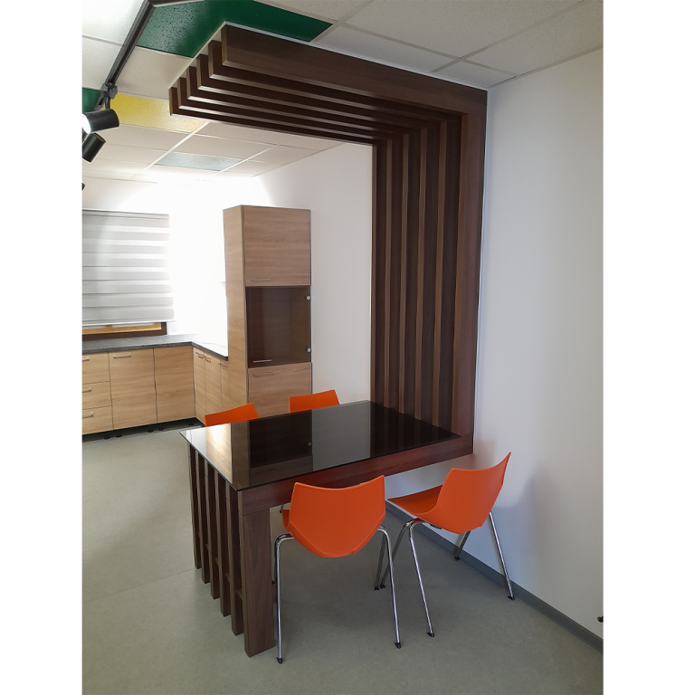 Masa Bucatarie cu Riflaj – Meomob